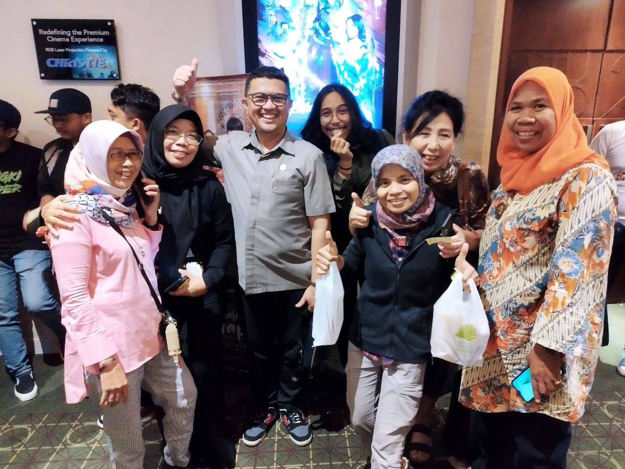 Bertabur Tokoh, Gala Premier Film Mappacci Meriah Dengan Nuansa Khas ...