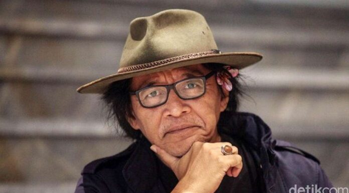 Sujiwo Tejo Unggah Foto Wayang Bertuliskan 'Sengkuni, The Power of Paman' - Terkini